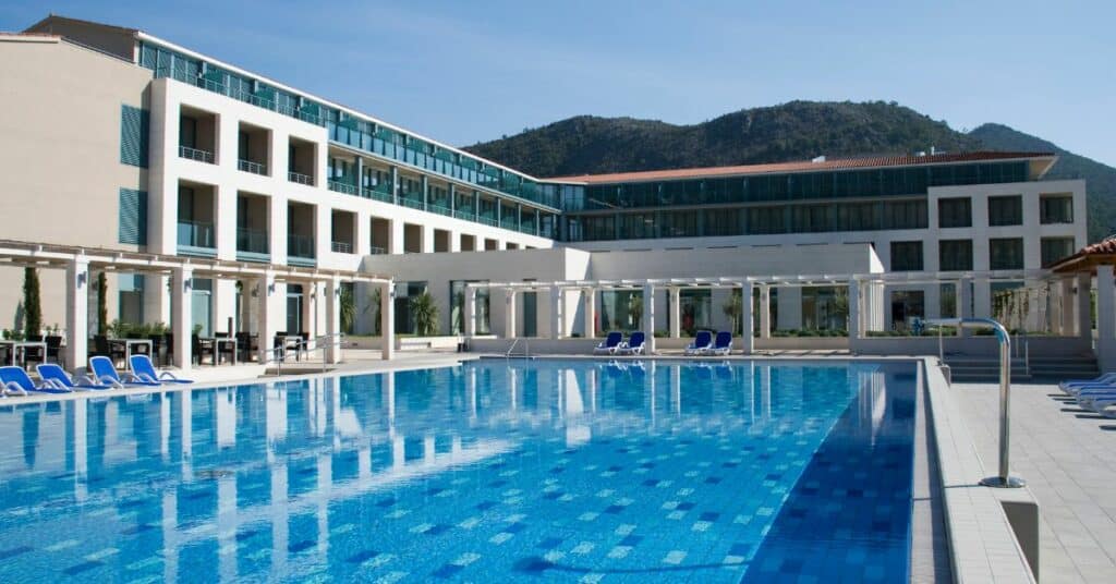 10 Best Luxury Hotels in the Philippines - Secret Philippines