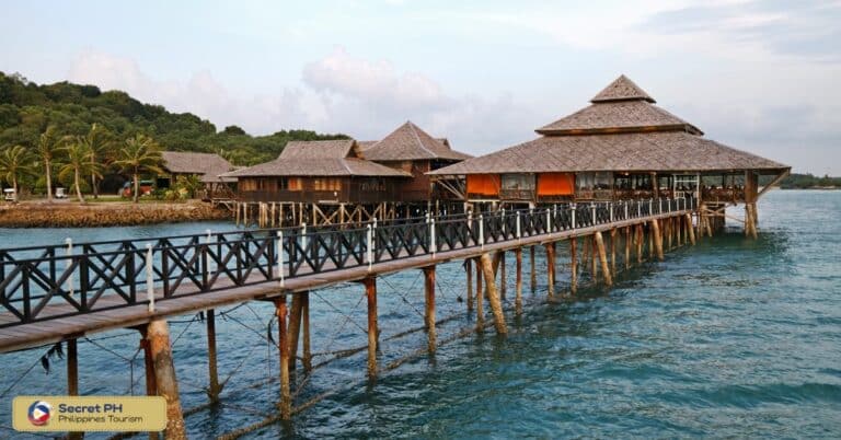 A Unique Dining Experience: Discovering Floating Restaurants in the ...